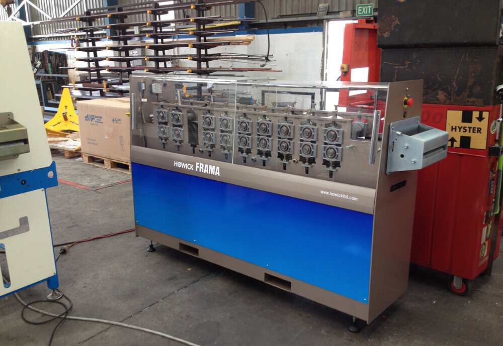 TH200 Tophat Battten Machine | Howick Ltd